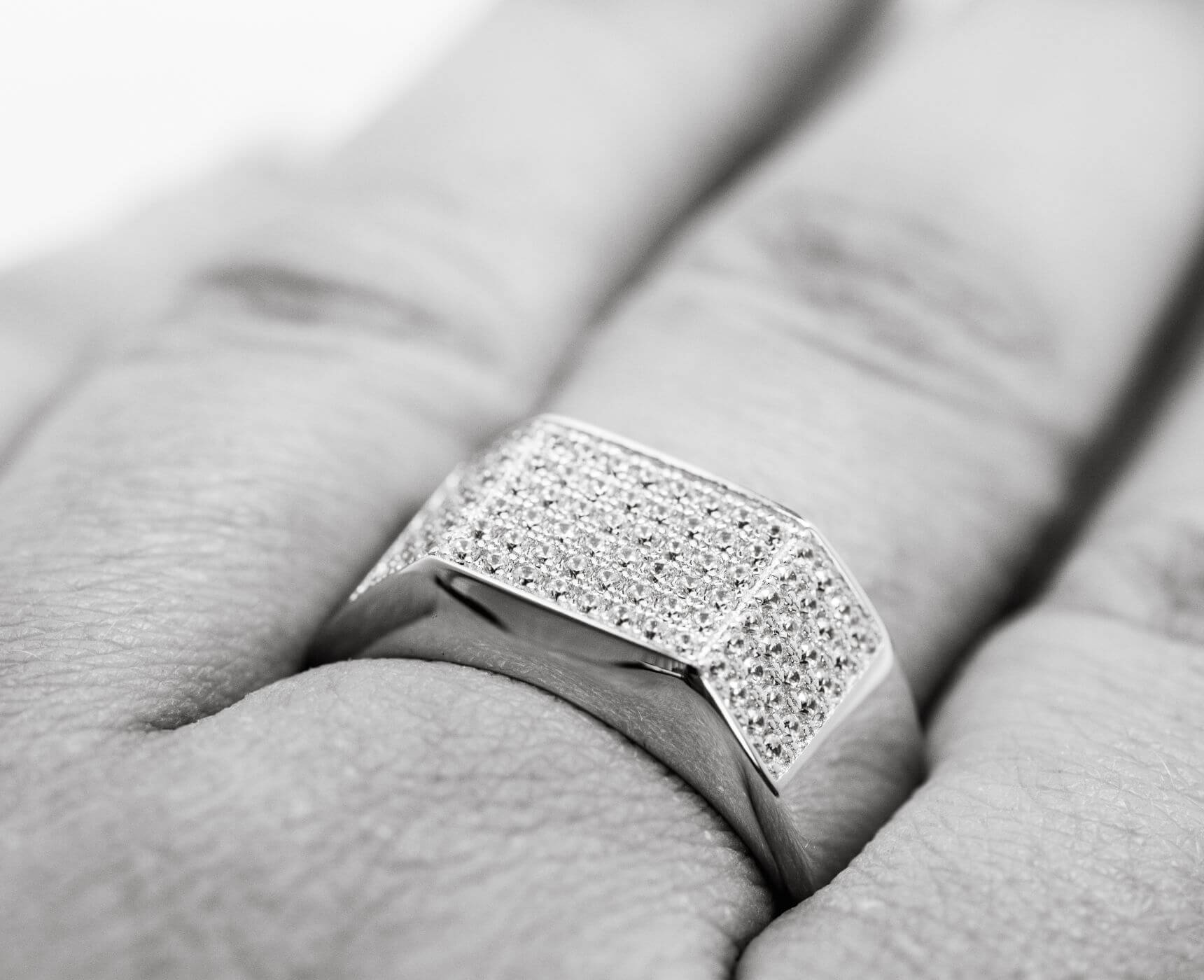 What is an Signet ring, when do you get one, and how do you wear it ...