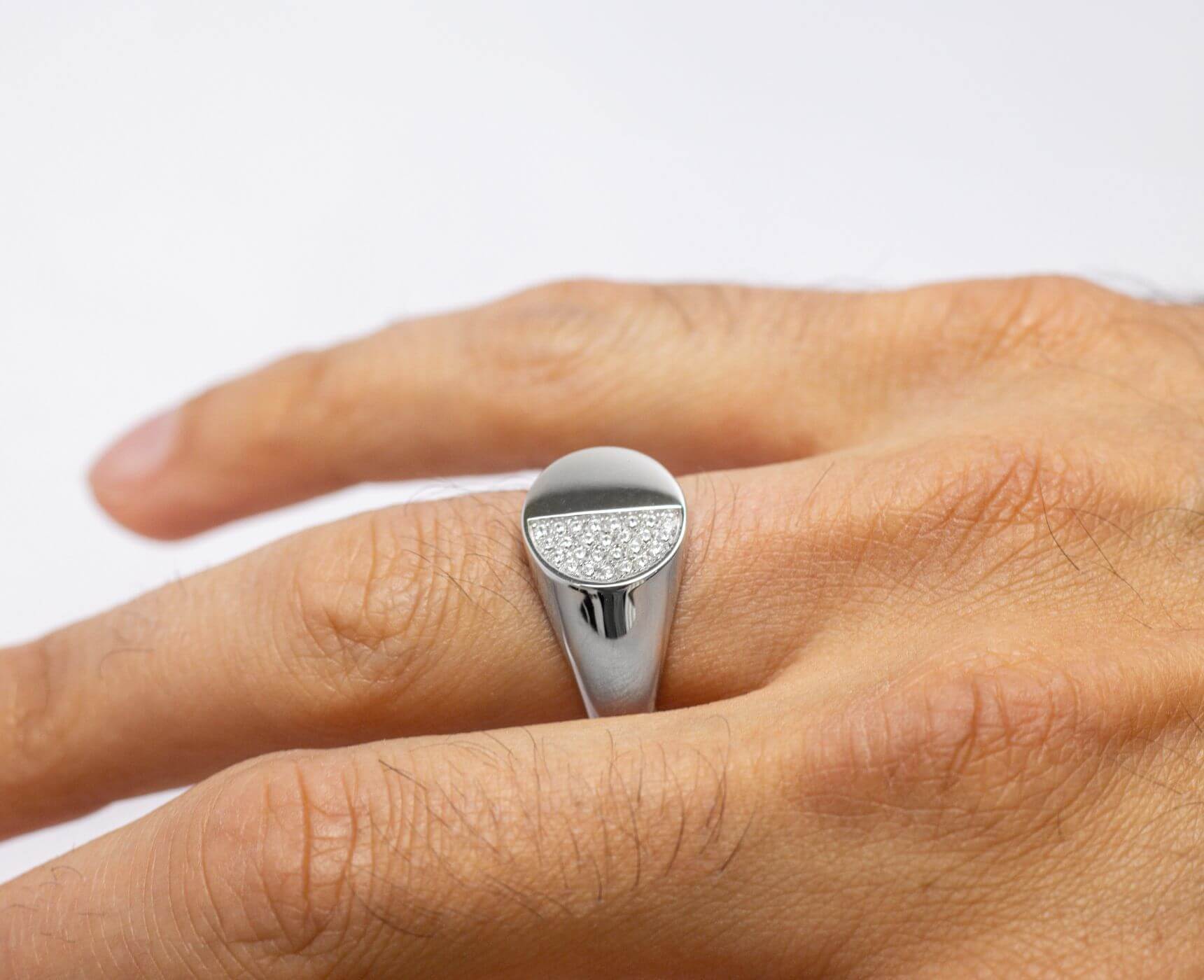 What is an Signet ring, when do you get one, and how do you wear it ...