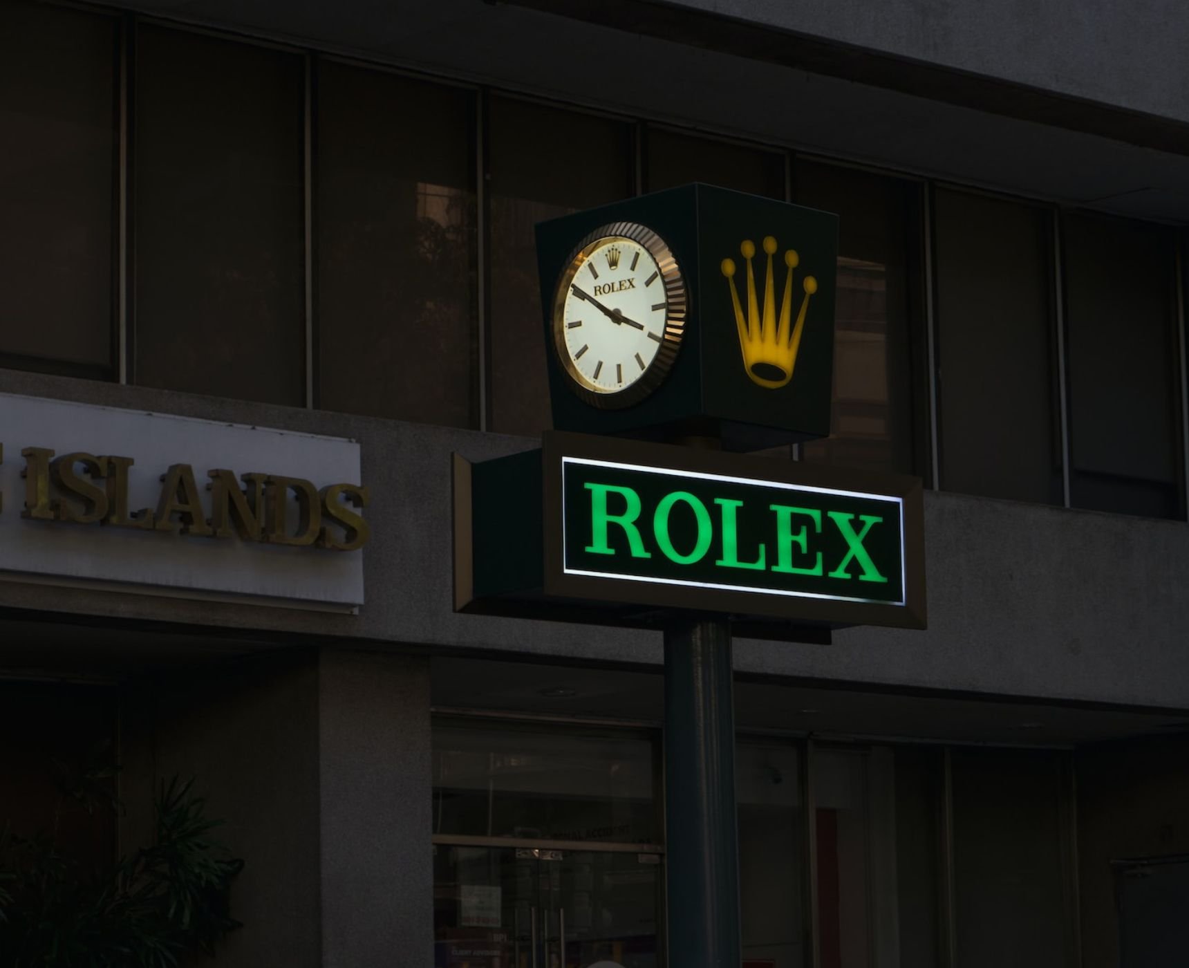 How Rolex Watches Are Made | Ramsdens