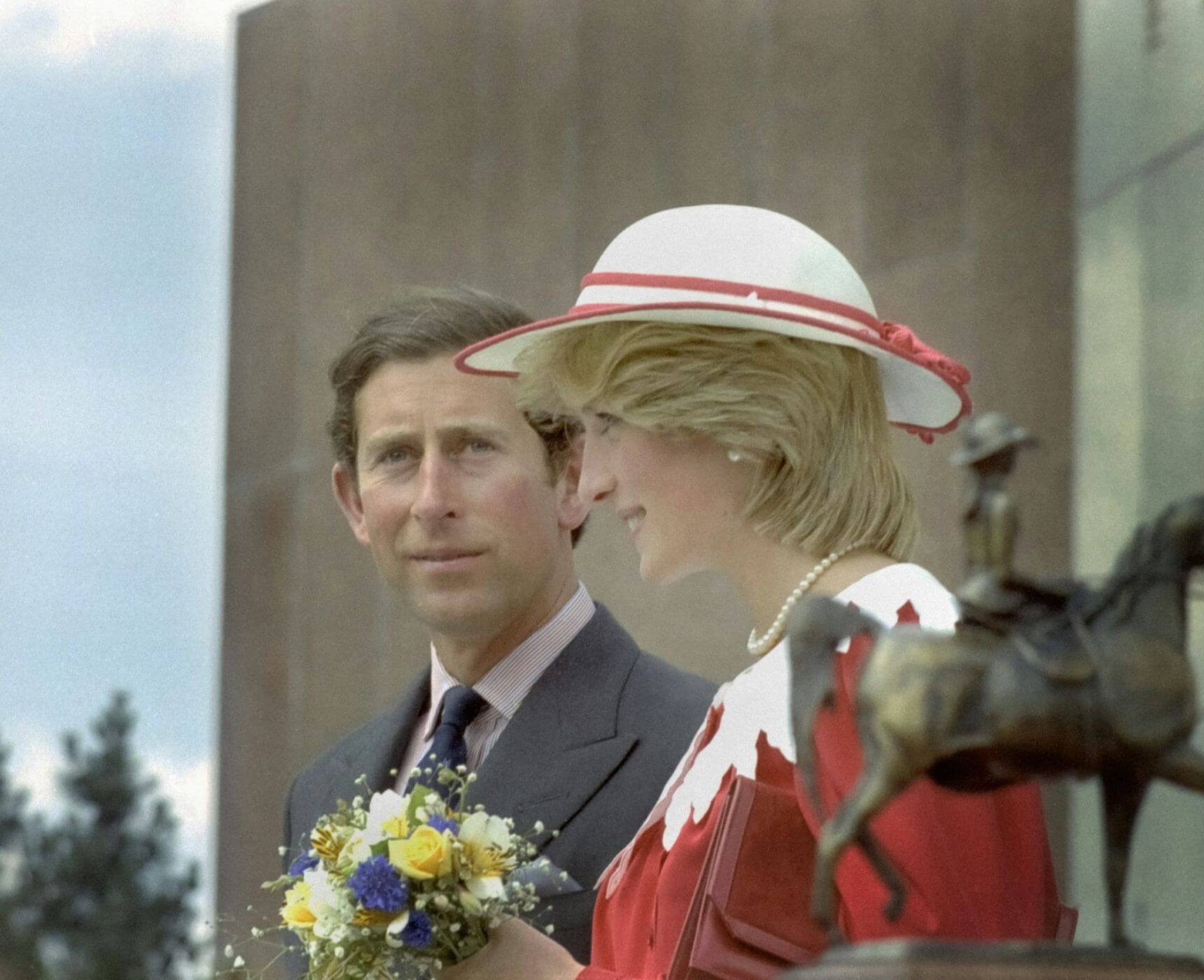 What is an Signet ring, when do you get one, and how do you wear it ...