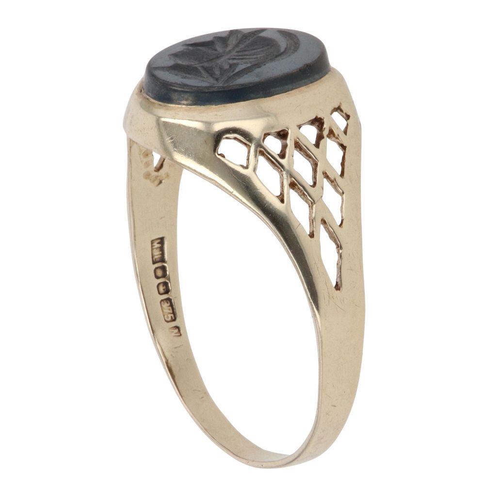 9ct Yellow Gold Hematite Centurion Signet Ring RAMS618370210039 ...